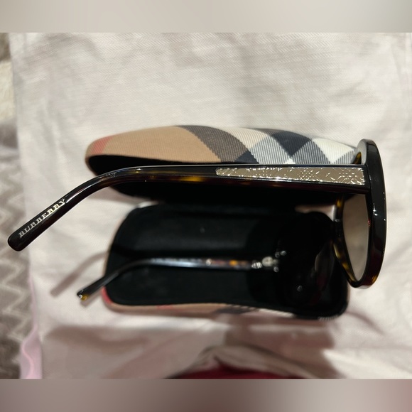 Burberry | Accessories | Burberry Round Sunglasses Vintage Rare With ...